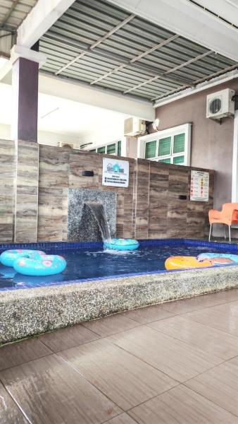 Private Pool Homestay Melaka - Malacca