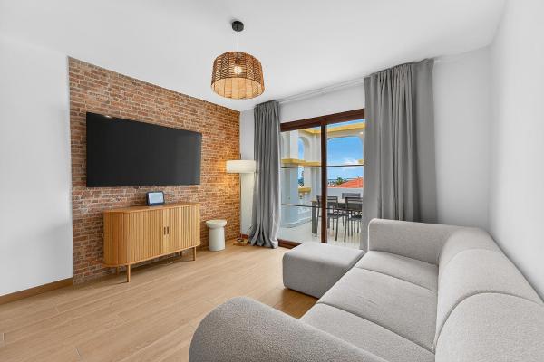 Windsor Park Brand New Apartments - Tenerife