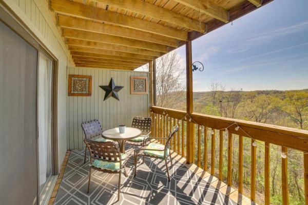 Unwind Fireside Ozark Mtn Condo With Resort Perks! - Missouri