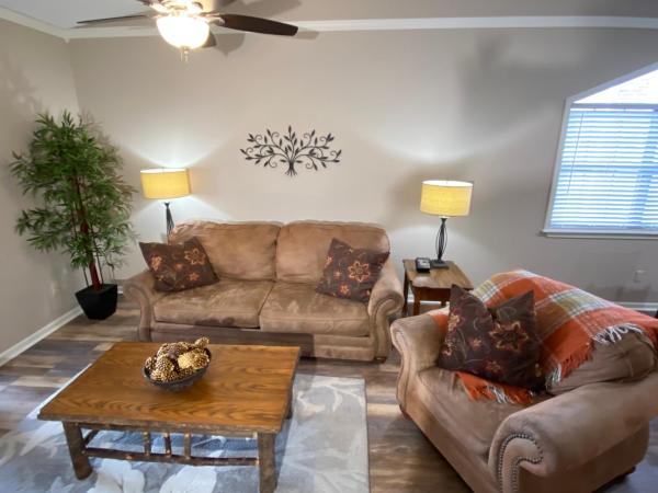 Updated 2 Br | Central Location | 2 Pools & Hot Tub | Free Tickets Included - Fhd-18 - Branson, MO