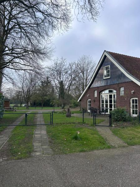 Huize Kroezzz Sfeervolle Authentieke Vakantie Woning Met 3 Slaapkamers, Omheinde Tuin En Honden Welkom - Borculo