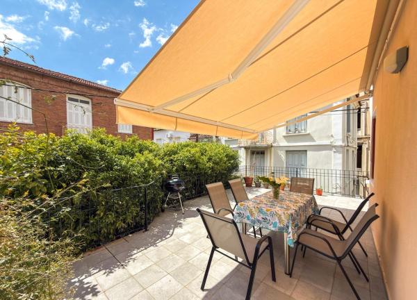 Sunny House With Large Terrace In Plomari - Лесбос