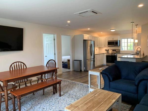 Gracious Two Bedroom Just Minutes To Middlebury! - Middlebury, VT