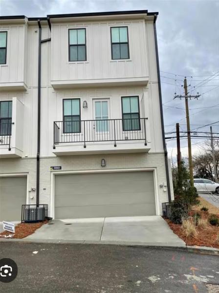990 Luxury Townhome - Atlanta, GA