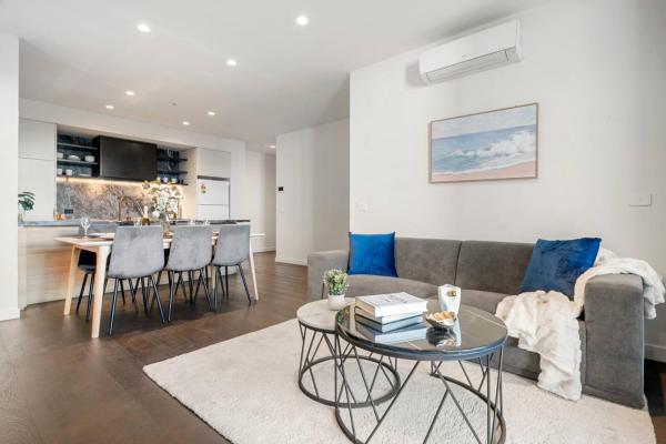 Spacious Luxury 3br Apartment In West Melbourne With Stunning City Views And Free Parking, Near Cbd - Kensington