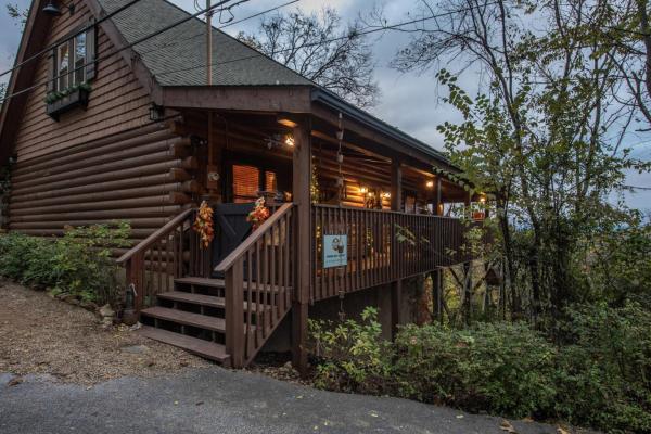 Green Sky Lodge Views Hot Tub Play Area More - Sevierville, TN