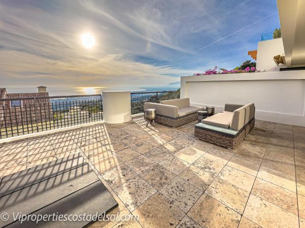 Luxury Retreat In Los Monteros Marbella - Monda