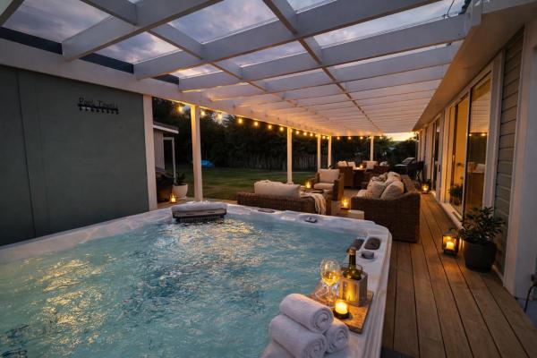 Lake Maraetai Escape With Hot Tub And Outdoor Living - Mangakino