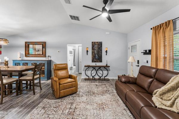 Giddy Up Getaway Spotless Pets Ok 8 Min To Wec 2 Kings Fenced Yard - Ocala, FL