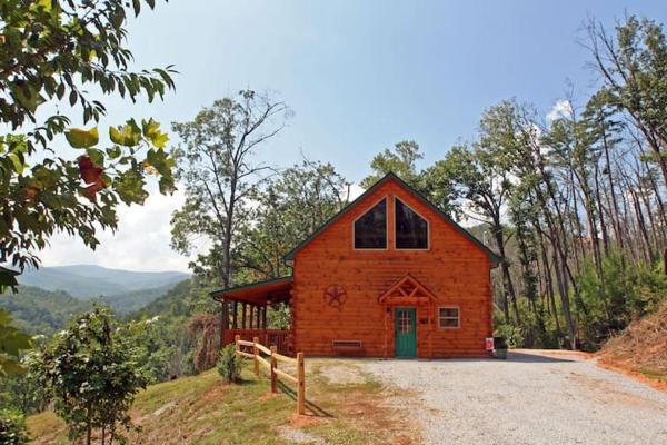 Mountain Views And Bear Visits- 2 Miles From Downtown! - Gatlinburg, TN