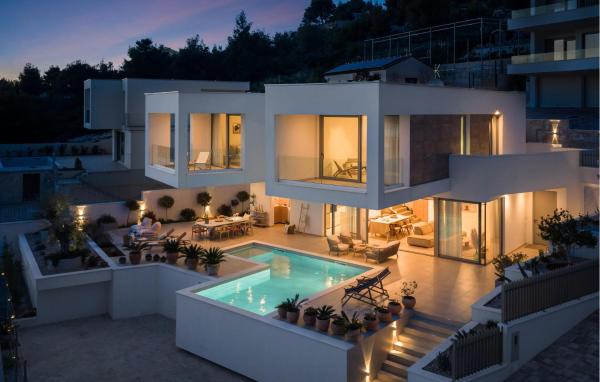 Gorgeous Home In Sibenik With Private Swimming Pool, Can Be Inside Or Outside - Primošten