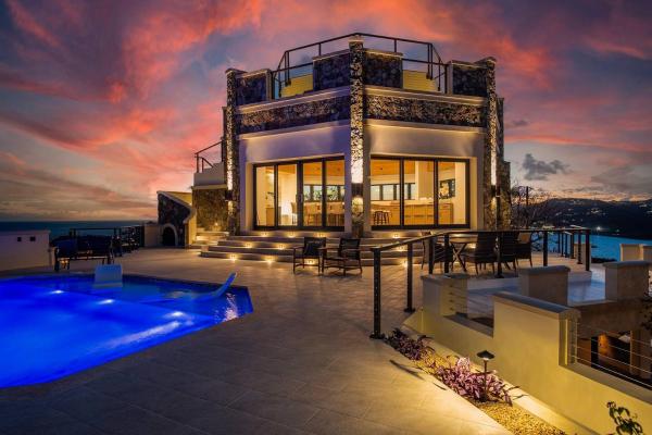 Castle At Cabrita Stunning Rooftop Views - Fully Renovated - セント・ジョン島