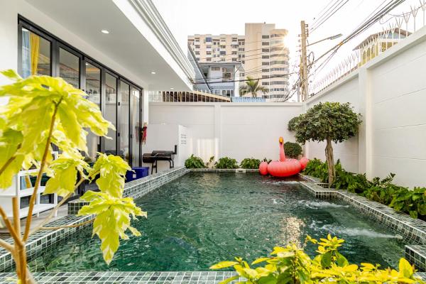 芭提雅步行街旁 9卧室泳池别墅 - Pattaya