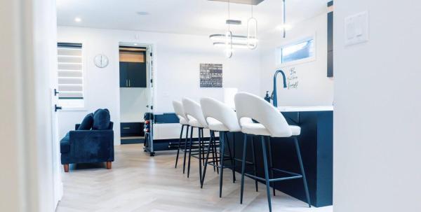 Serene 3 Bedroom Home Near Yeg With Pool Table - Edmonton