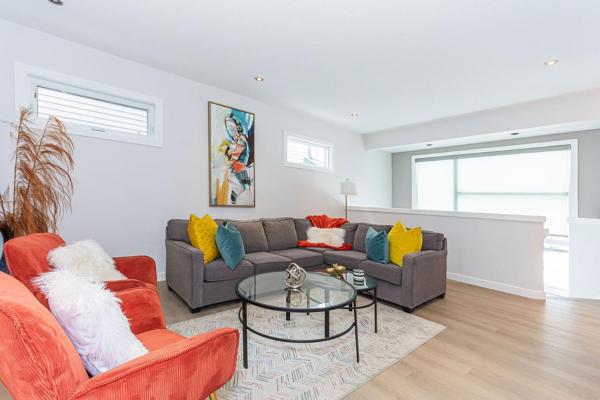 Sheila And Isaac's Luxury Home - Edmonton, Canada