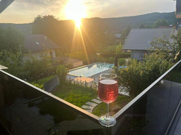 2 Bedroom Apartment Sima With Seasonal Shared Pool - Eslovenia