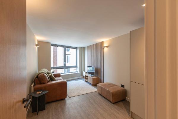 Beautiful 1-bed Apartment In Nottingham By Renzo, Ideal For Contractors, Central Location, Free Wi-fi! - Nottingham