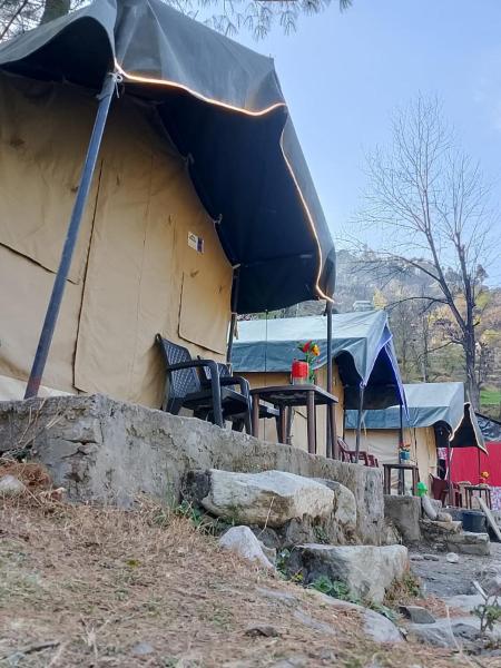River View Cafe & Camping - Jibhi