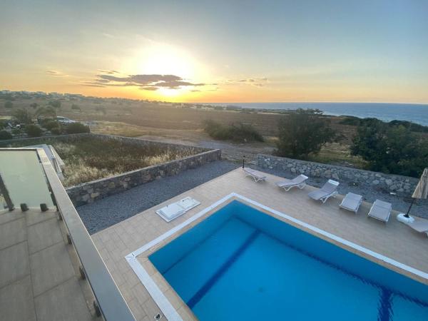 Stunning 3-bedroom Villa With Sea Views In Bahceli, Cyprus - Chypre