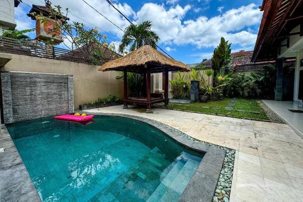 Villa Rumah Kedua - 3 Bedrooms Villa , Seminyak - Kuta