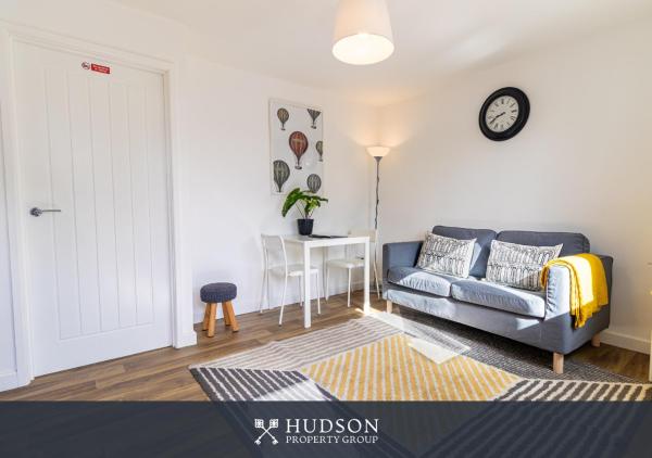 1-bedroom Apartment With Parking - Telford