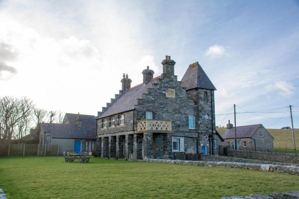 Plas - Trearddur Bay