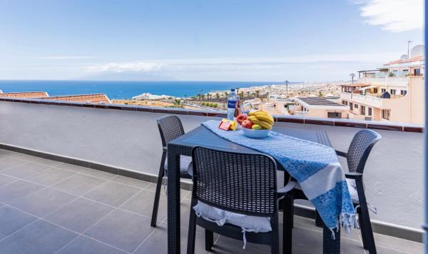 Luminoso Apartamento Con Terraza, Vistas Al Mar Y Aire Acondicionado - Costa Adeje