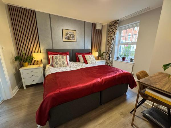 Chrysanthemum Drive Stays - Wokingham