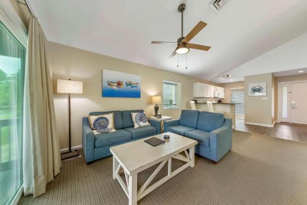 Beautiful 2 Bedroom Condo In Resort Community - New Bern, NC