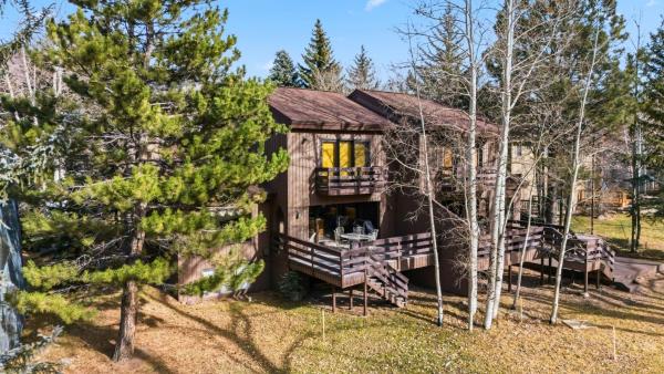 Mountain View Condo - Hot Tub Fireplace - Avon, CO