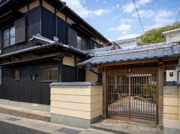 Villa Fuu 福-島のとびら The Island Gate- フェリー岩屋港徒歩3分上質な古民家一棟貸 - 아와지시