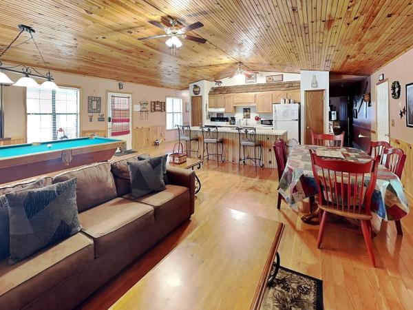 Willow Creek - Wears Valley, TN