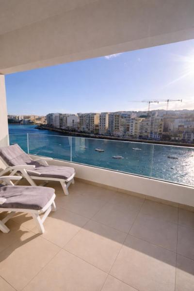 Seafront 2br Apartment Spinola St Julian`s - Bbq Central & Peaceful - La Valeta
