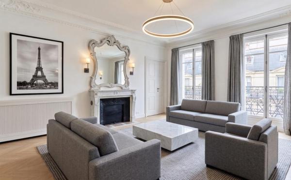 3br Marbeuf Eiffel Tower View - Paris