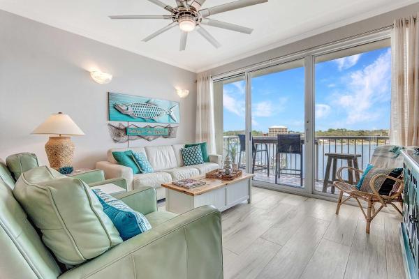Bayfront Okaloosa Island Condo W/ Beach Boardwalk! - Fort Walton Beach, FL