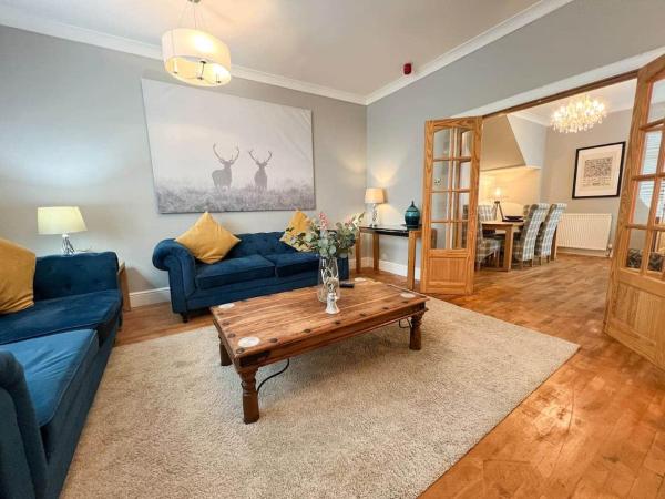 Spacious Drymen Village Retreat - Loch Lomond