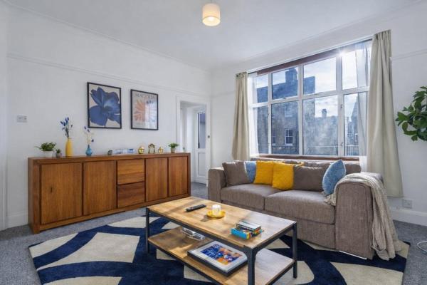 Bright And Spacious 3 Bed - Croydon