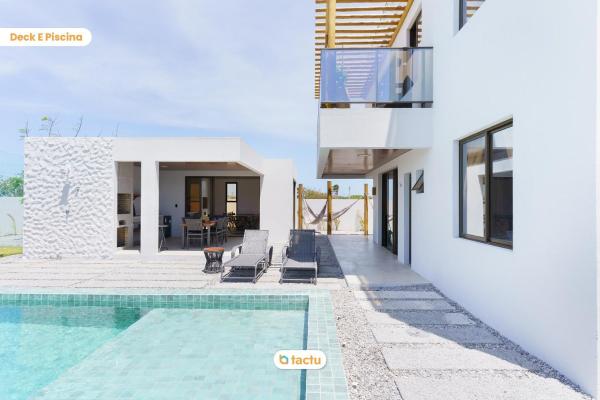 Flamboyant Modern House At Praia Canoé Rooftop - Brazil