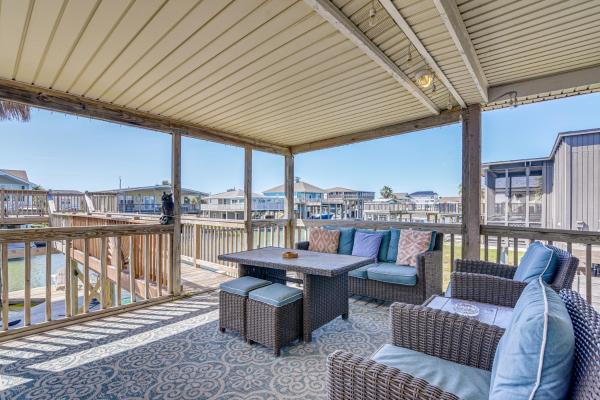 Canal-front Home W/ Dock, 1 Mi To Sea Isle Beach! - Galveston, TX