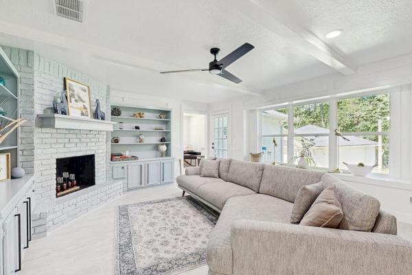 Lake Grove Retreat - Conroe, TX