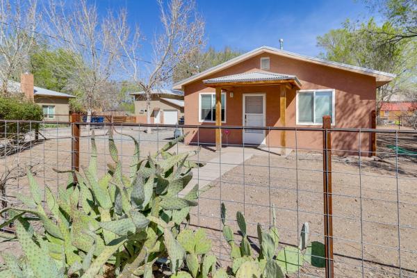 2 Mi To Old Town Abq! Cozy Desert Retreat - Albuquerque