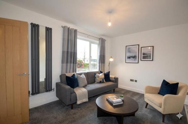 Chorlton Central L Long Stays Lgroups Relocatorsl - Manchester