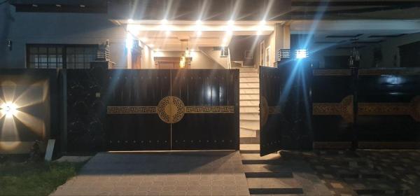 Luxury Apartment - Lahore