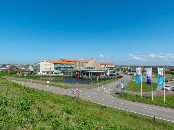 Bright Coastal Hideaway - Texel