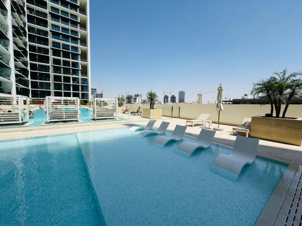 Amazing 1br Apartment With Infinity Pool, City View - Dubai