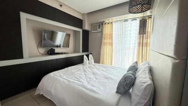 1br At Tivoli Garden, Near Rockwell Makati - Makati