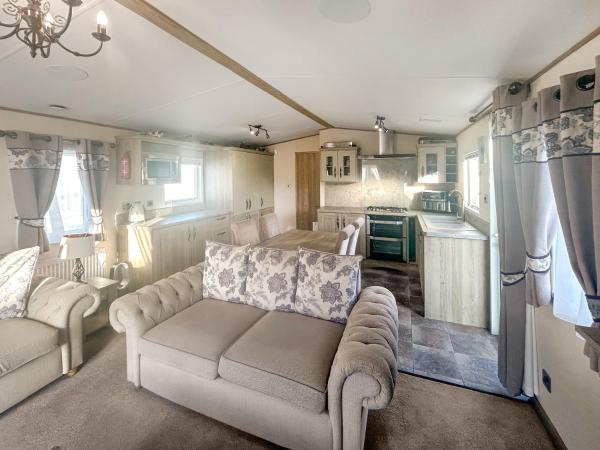 Stuart's Coastal Retreat - Great Yarmouth