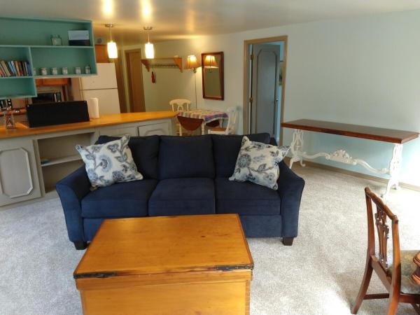 Maine Nest Comfy 2 Bedroom Apartment - Bangor, ME
