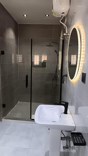 Cosmo Haven Suites - Self Contained Apartment - Ibadan