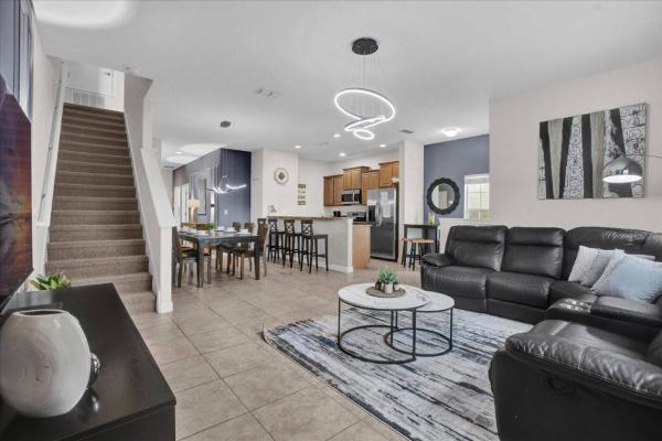 5 Bedrooms 4 Bathrooms Paradise Palms 8869 Cp - Four Corners, FL